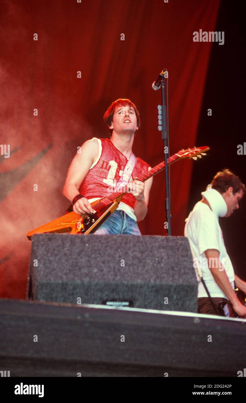 Ash playing the Reading Festival 2002, Reading , Berkshire, England ...