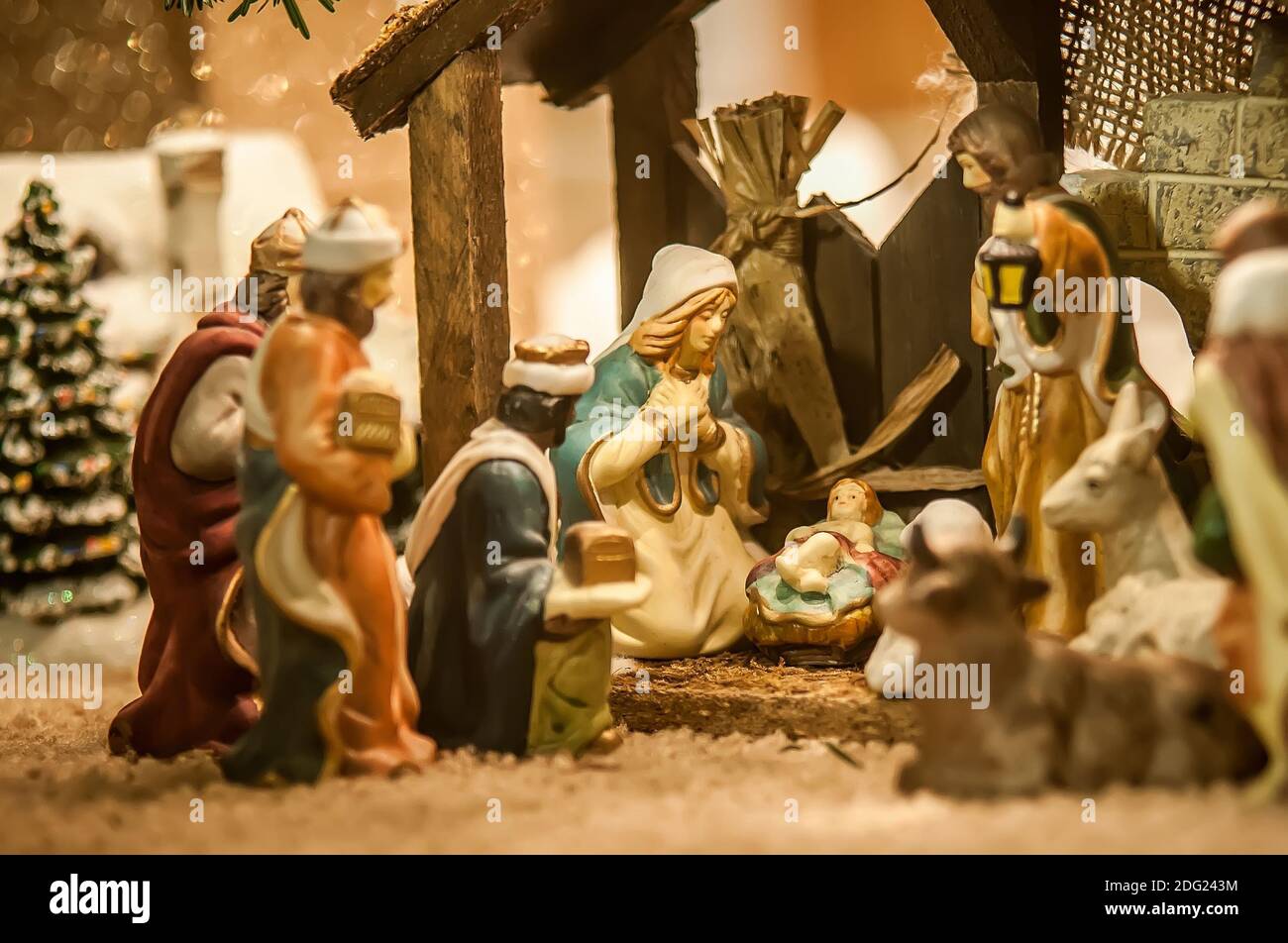 Nativity set hay hi-res stock photography and images - Alamy