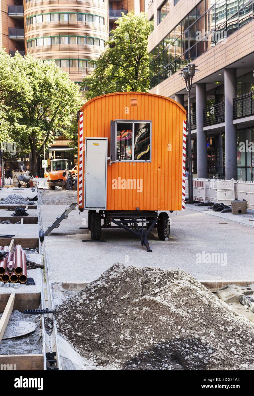Construction wagon hi-res stock photography and images - Alamy