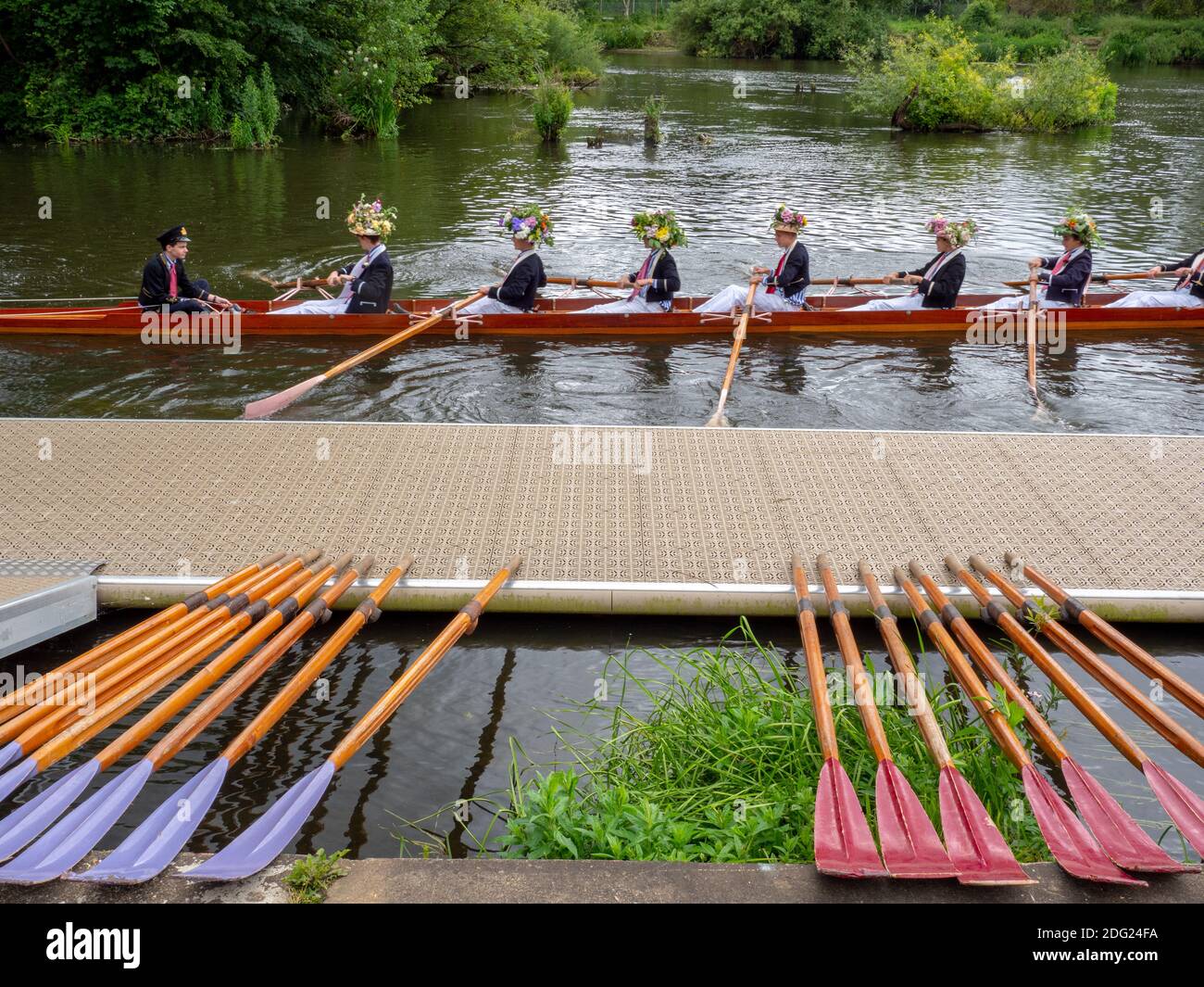Straw boaters school uniform hi-res stock photography and images - Alamy