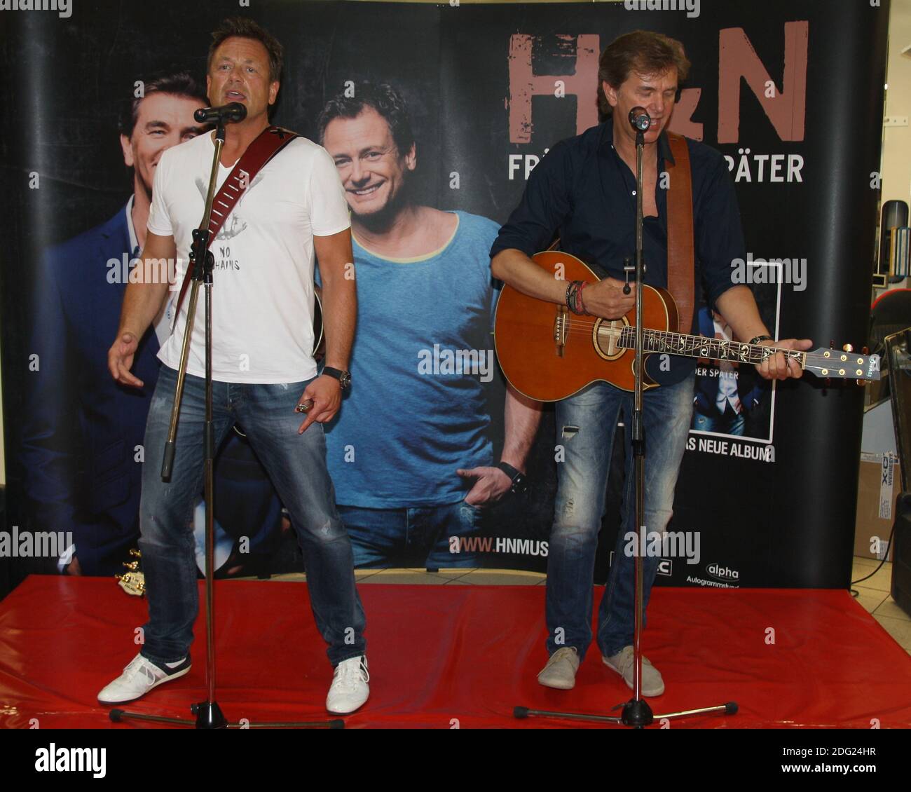 German pop duo hi-res stock photography and images - Alamy