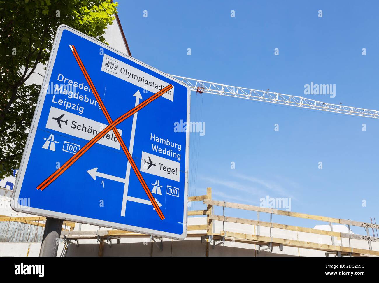 Nothing works hi-res stock photography and images - Alamy