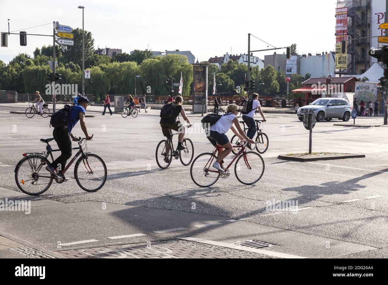 Traffic volume hi-res stock photography and images - Alamy