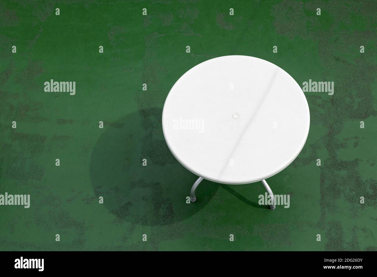 High table hi-res stock photography and images - Alamy