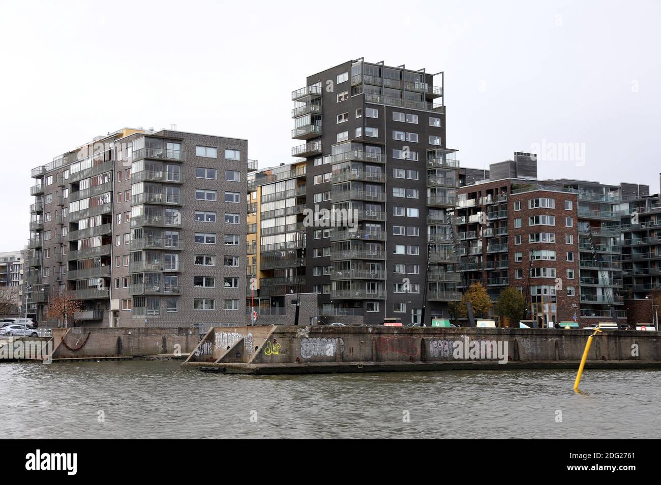 Residential high rise apartment blocks hi-res stock photography and ...