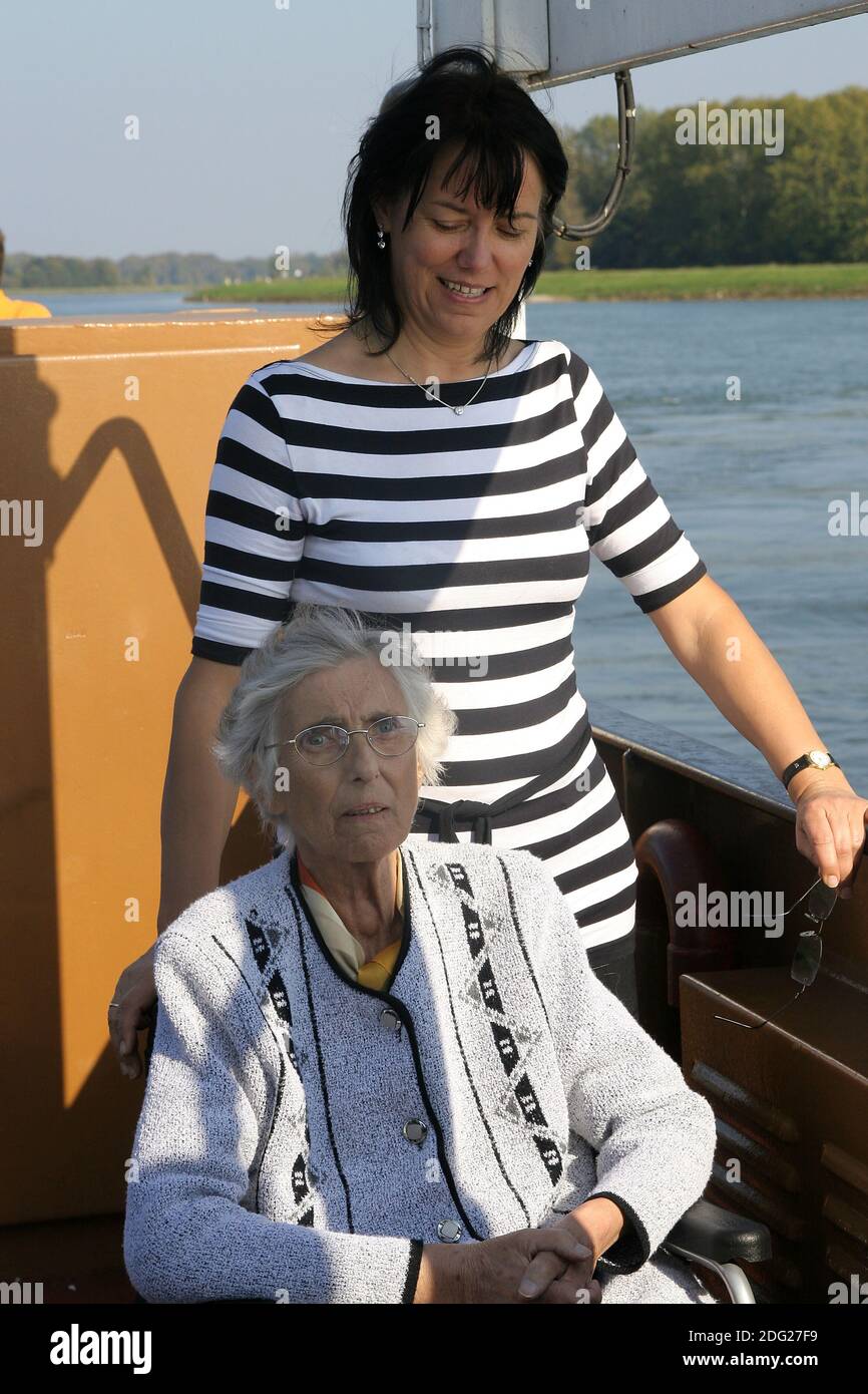 Geriatric hi-res stock photography and images - Alamy