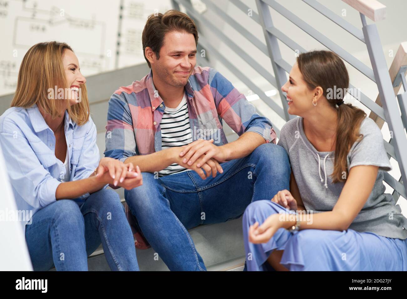 Group of students college college hi-res stock photography and images ...