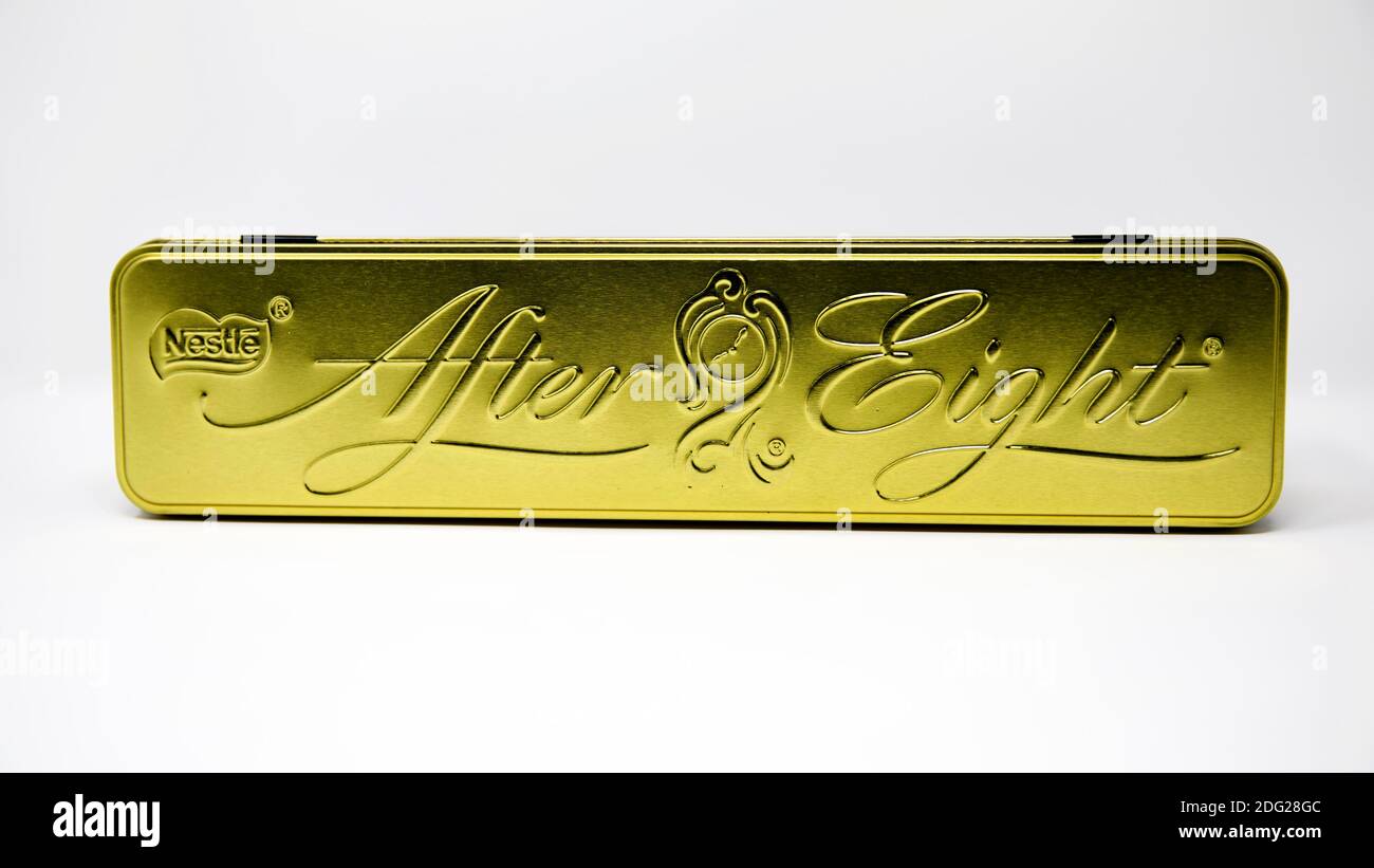 Nestle After Eight Limited Edition Christmas Gift Tin Stock Photo - Alamy