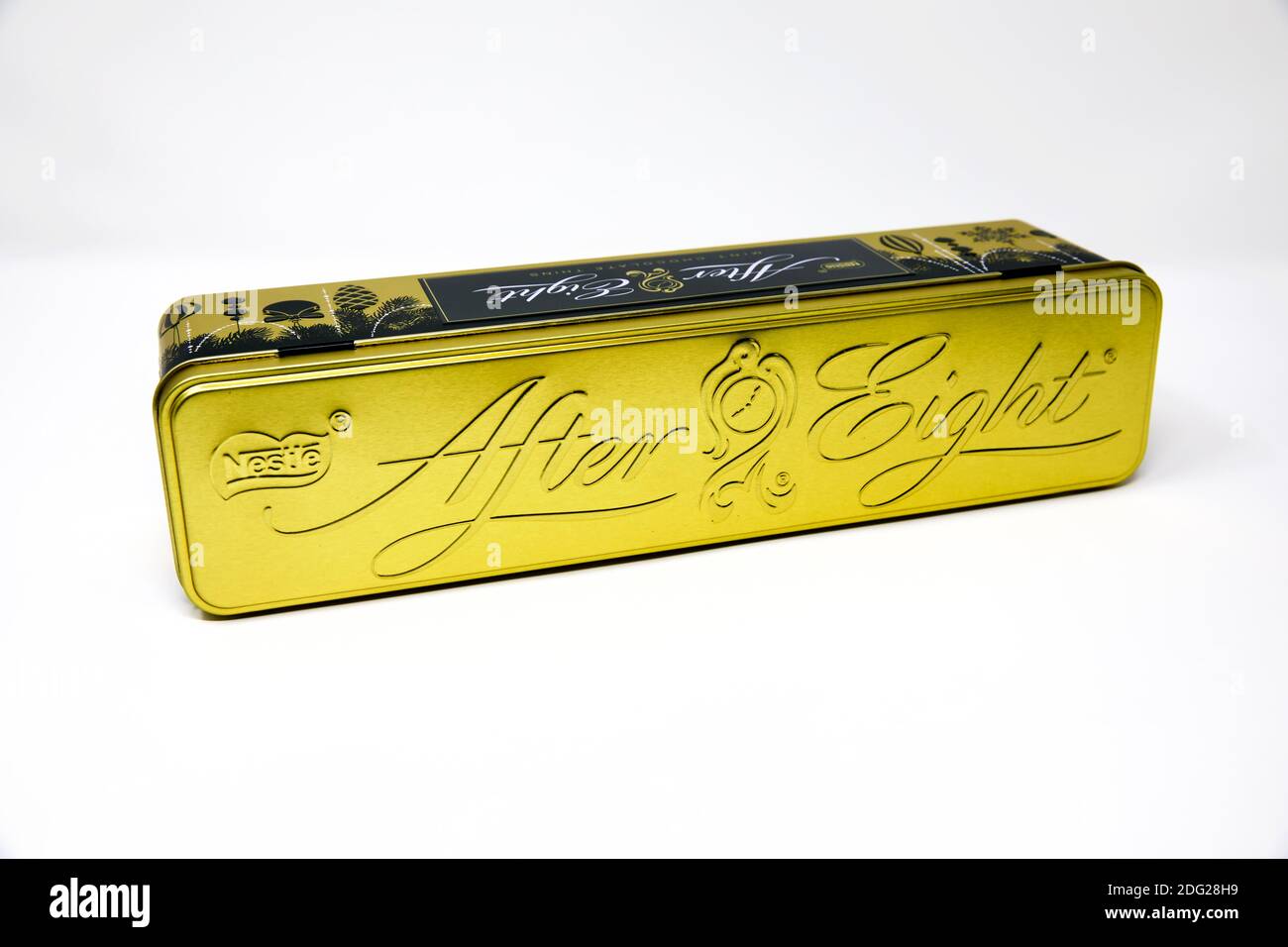 Nestle After Eight Limited Edition Christmas Gift Tin Stock Photo - Alamy