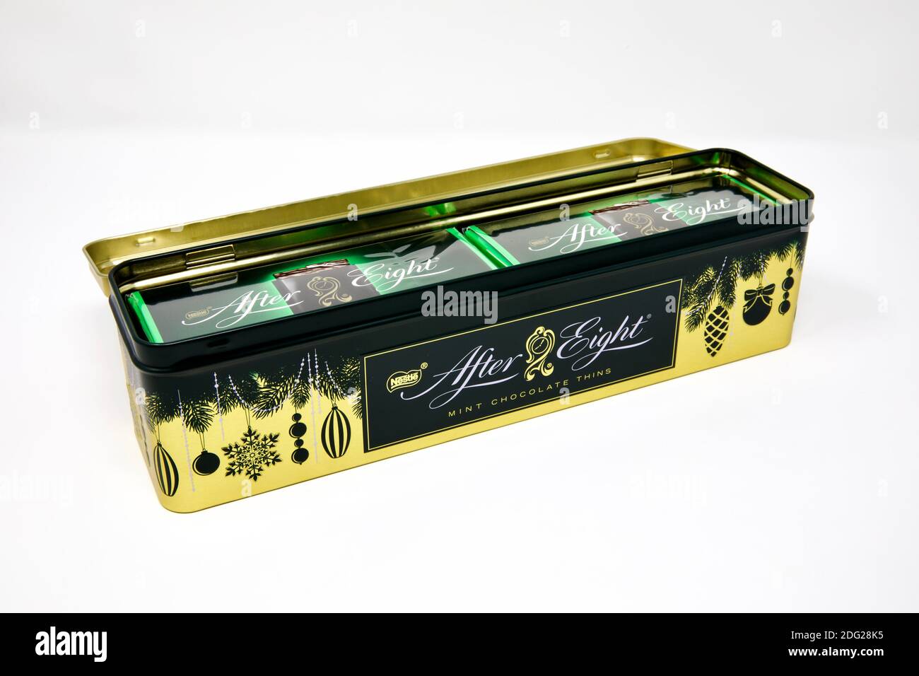 Nestle After Eight Limited Edition Christmas Gift Tin Stock Photo - Alamy