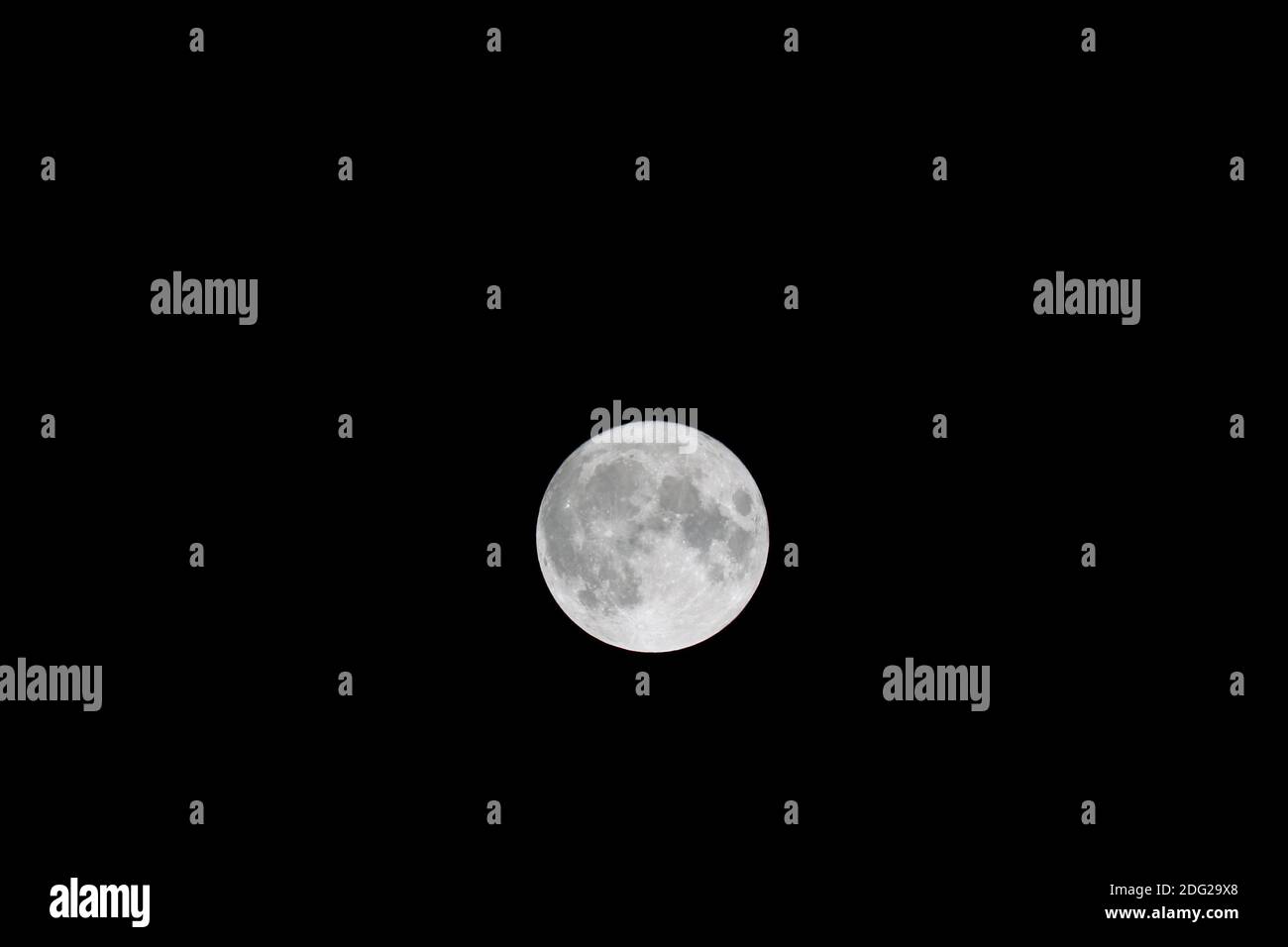 Dark blue night sky moon hi-res stock photography and images - Alamy