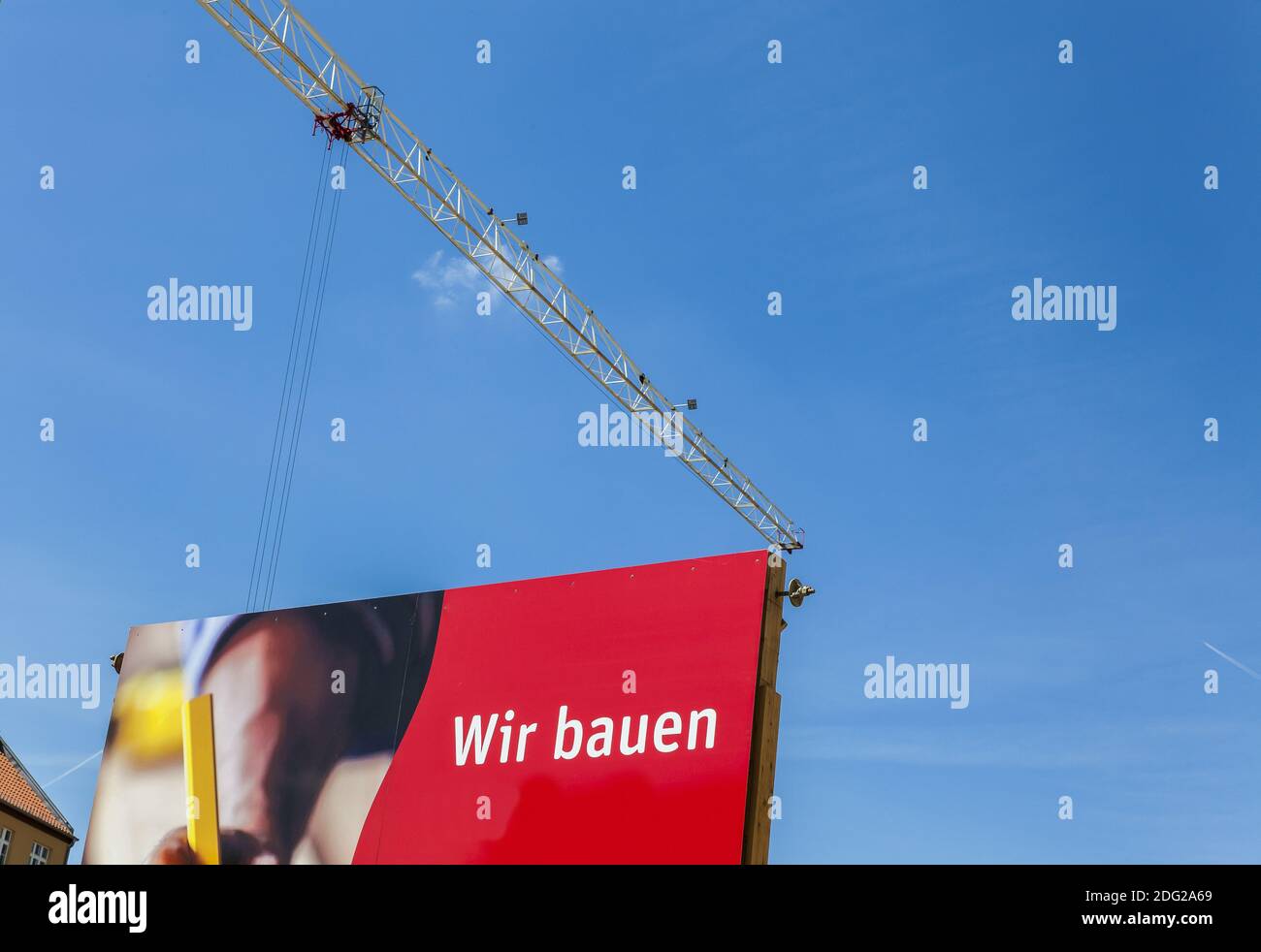 Build material hi-res stock photography and images - Alamy