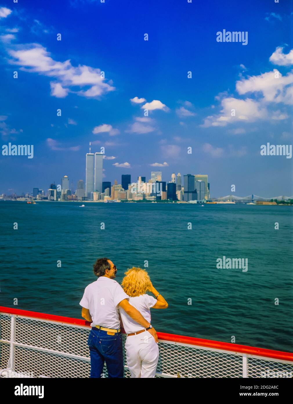 New York 1985, tourists couple, sightseeing boat river cruise, WTC ...