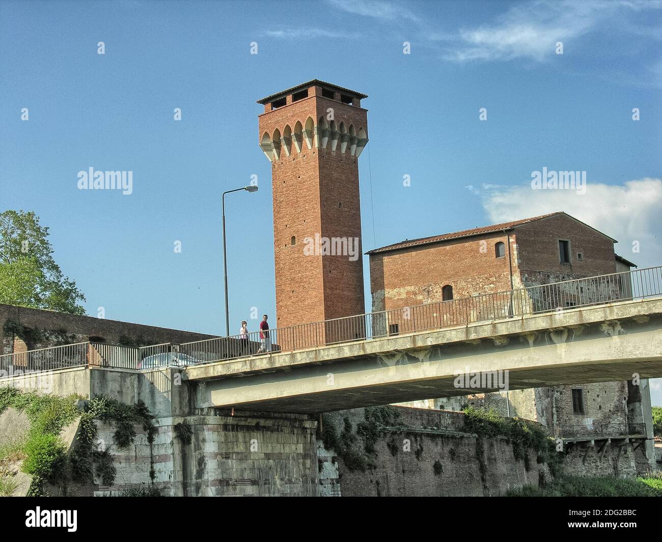 River medieval architecture hi-res stock photography and images - Alamy
