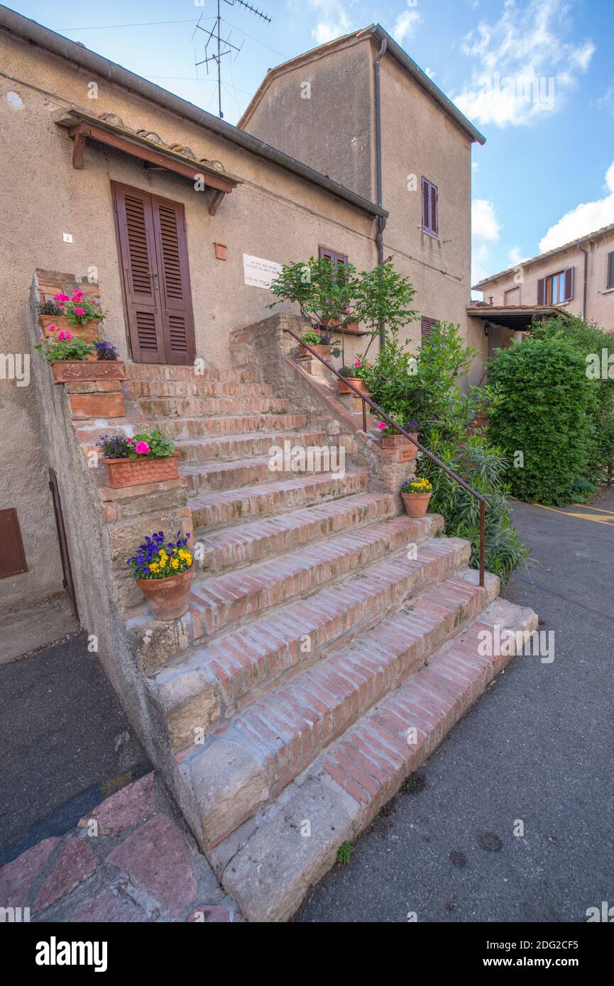 Beautiful medieval architecture and buildings of Bolgheri - Tuscany ...