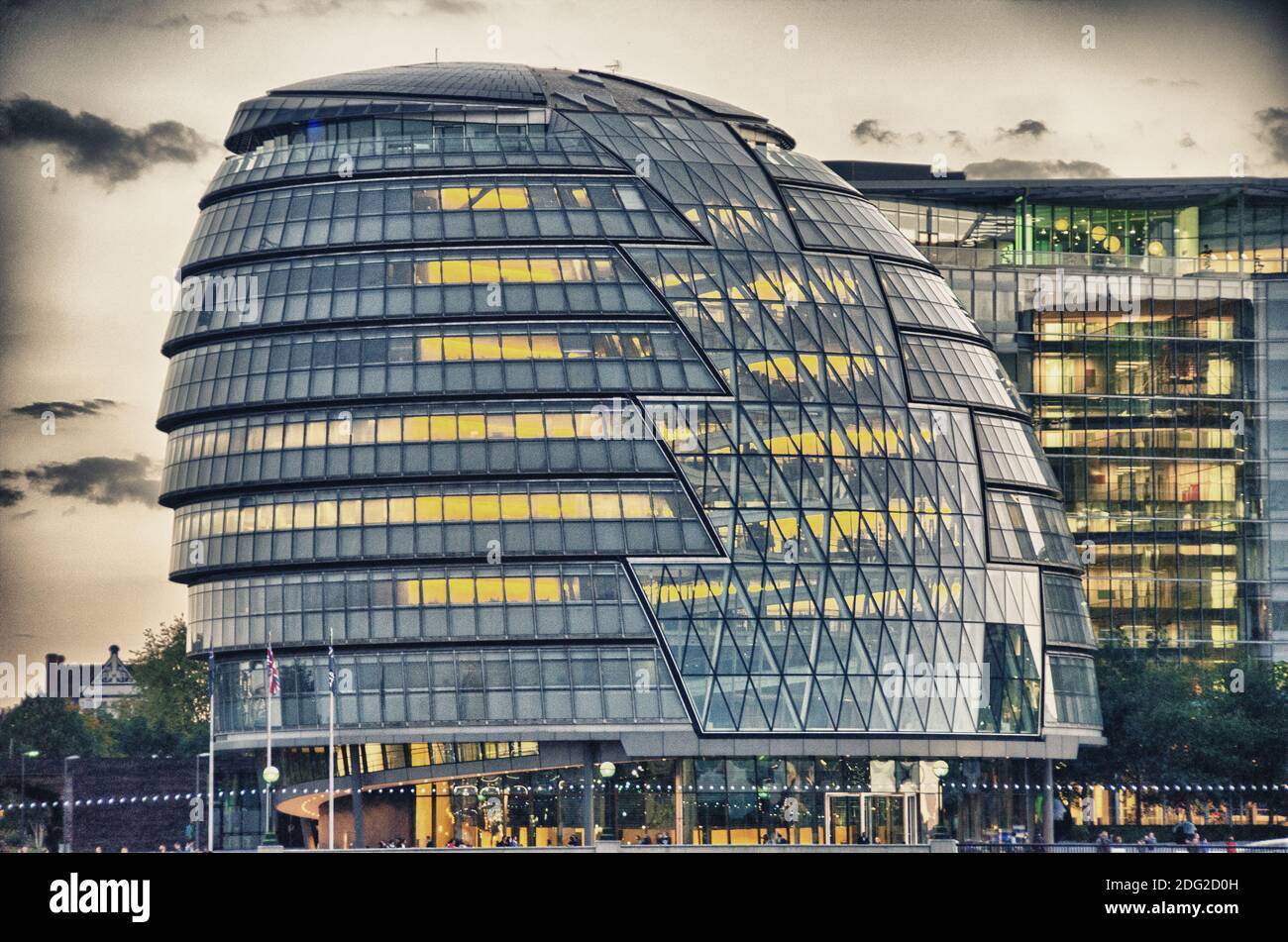 Beautiful night view of London and its landmarks Stock Photo - Alamy