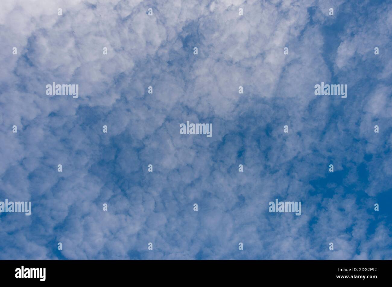 Cloud clusters hi-res stock photography and images - Alamy