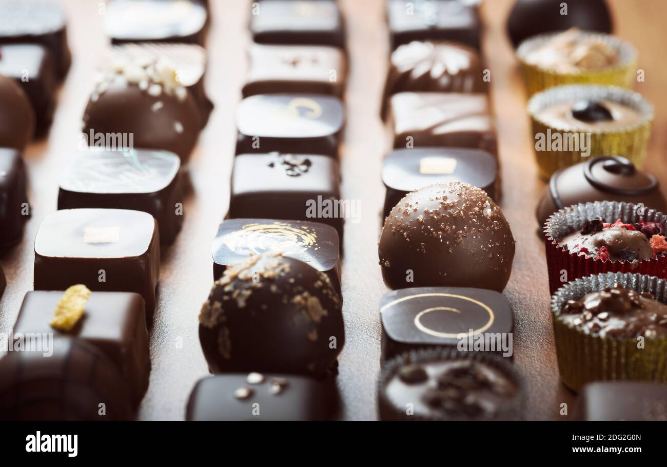 Row of chocolate hi-res stock photography and images - Alamy