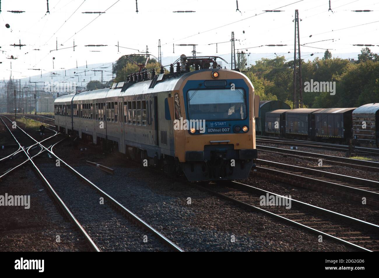 Train coming hi-res stock photography and images - Alamy