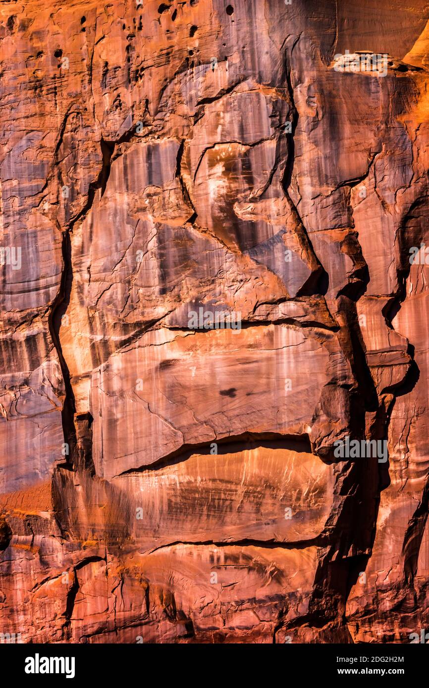 Colorful Indian Head Formation Canyon Face Cliff Desert Monument Valley ...