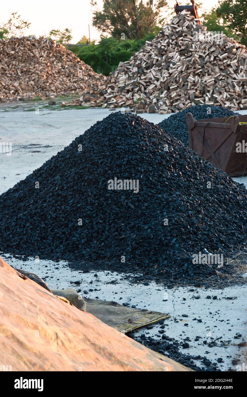 Shiny coal hi-res stock photography and images - Alamy