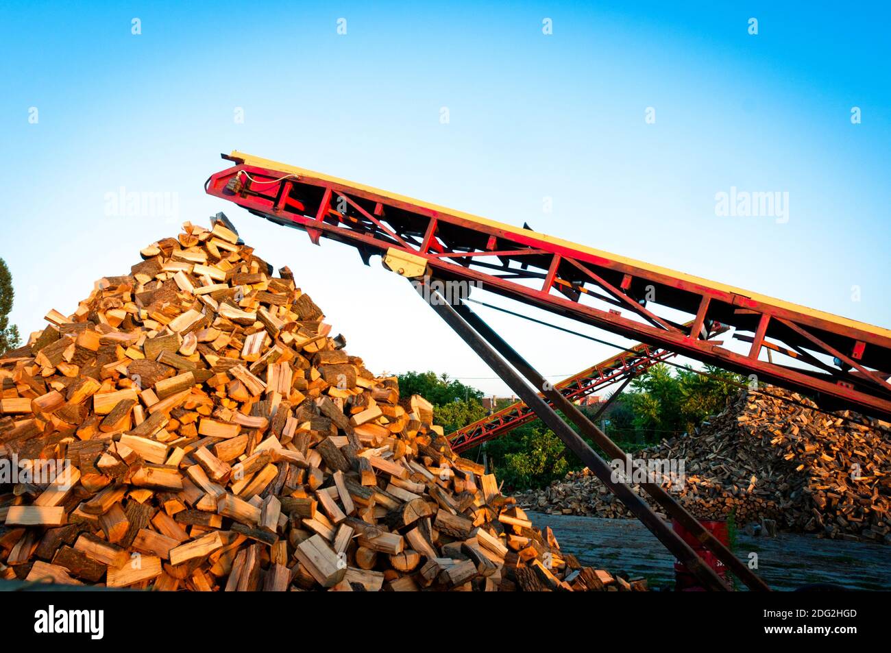Firewood production hi-res stock photography and images - Alamy