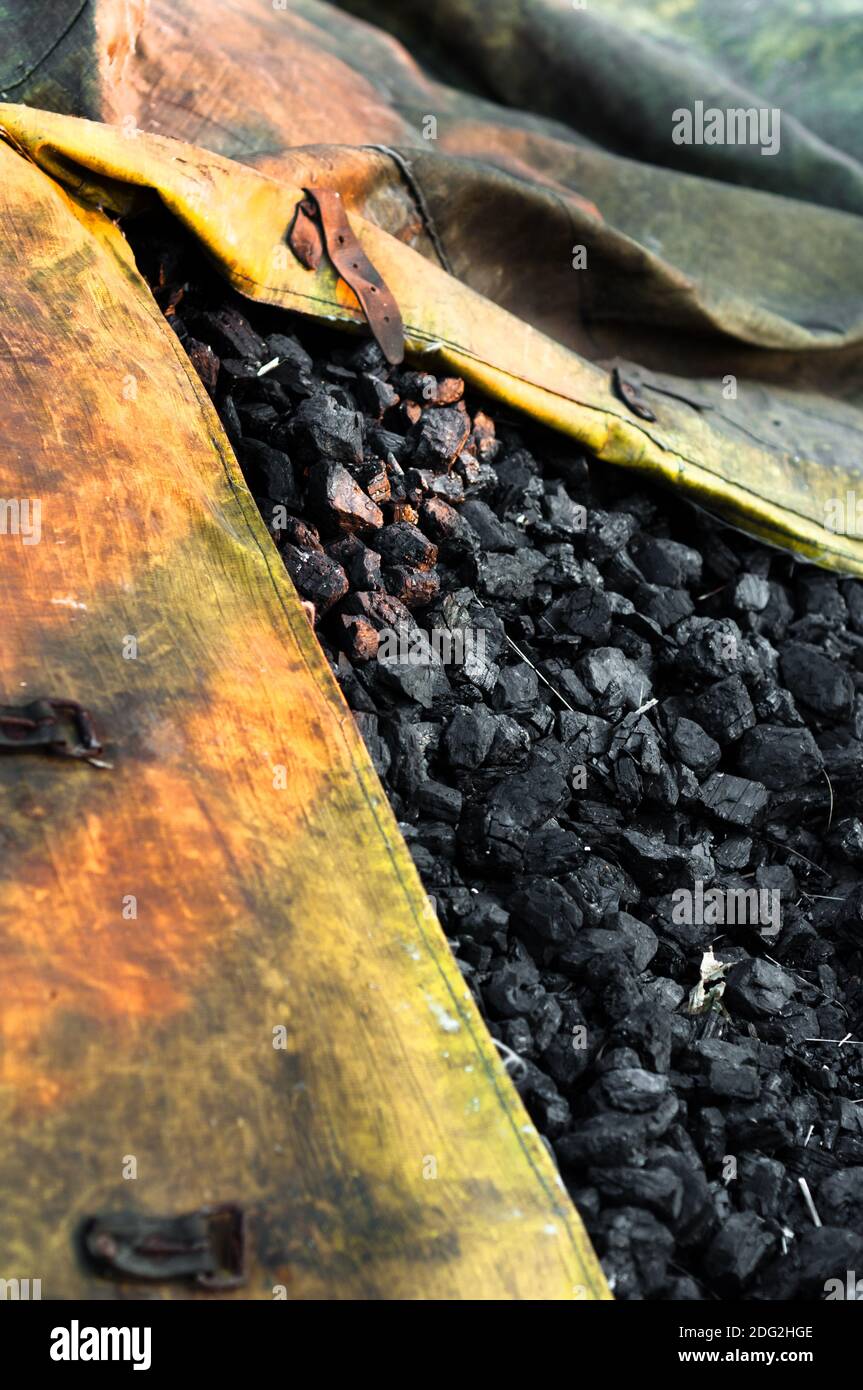 Raw coal ready for the winter Stock Photo - Alamy