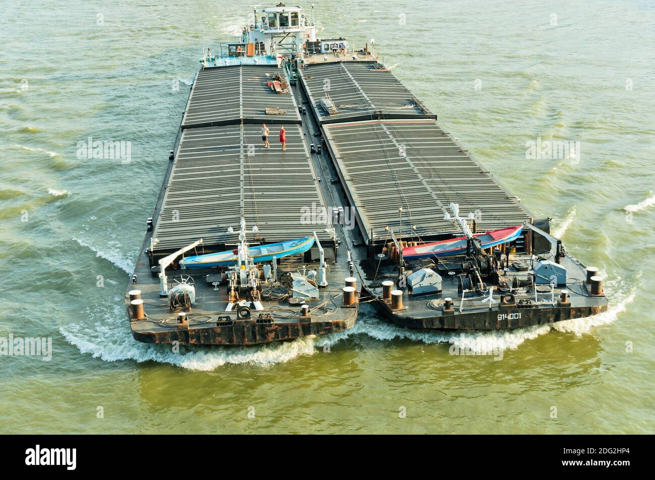 A large oil tanker on the sea Stock Photo - Alamy