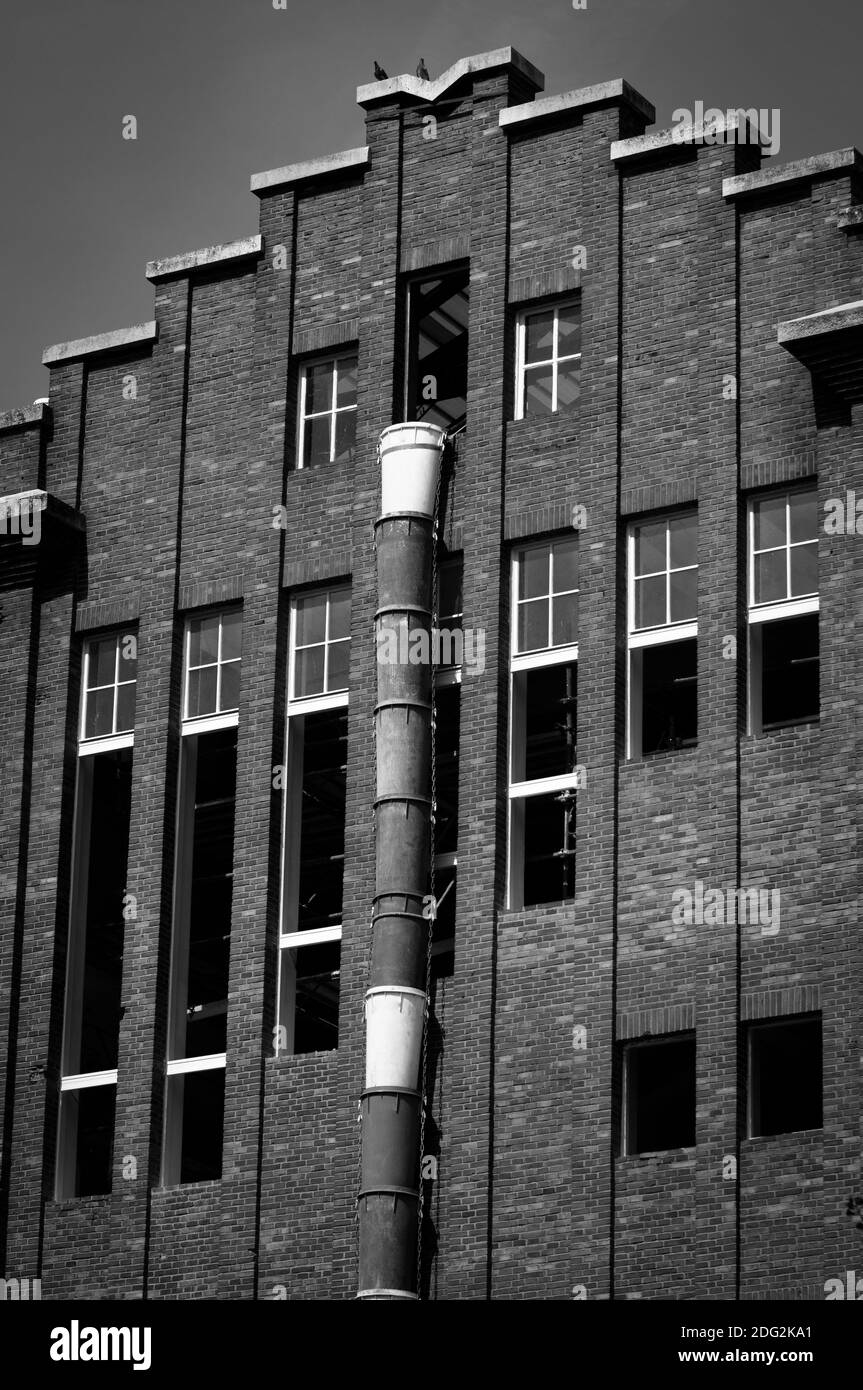 Large industrial structure hi-res stock photography and images - Alamy
