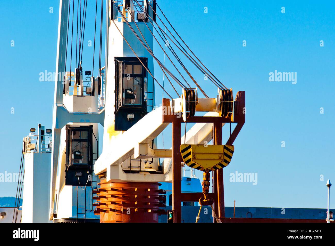 Industrial dock equipment hi-res stock photography and images - Alamy