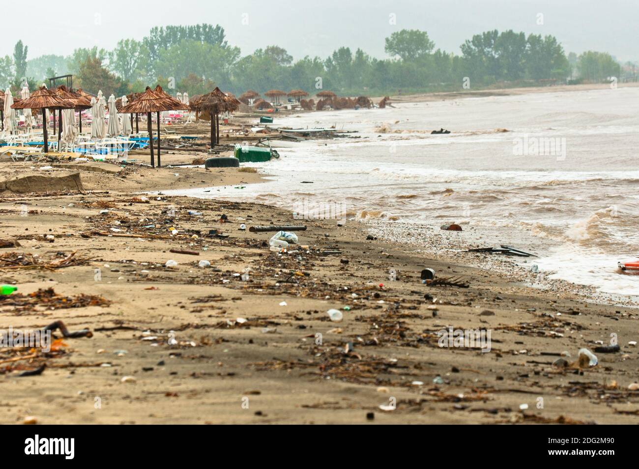 Outdoor rain and garbage hi-res stock photography and images - Alamy