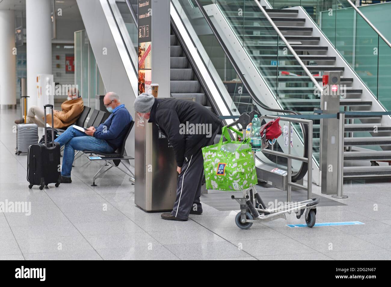Munich, Deutschland. 06th Dec, 2020. Themed picture trips in times of ...