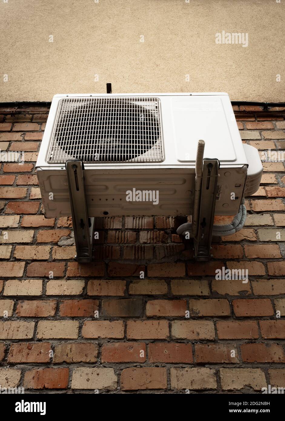 Air brick wall hi-res stock photography and images - Alamy