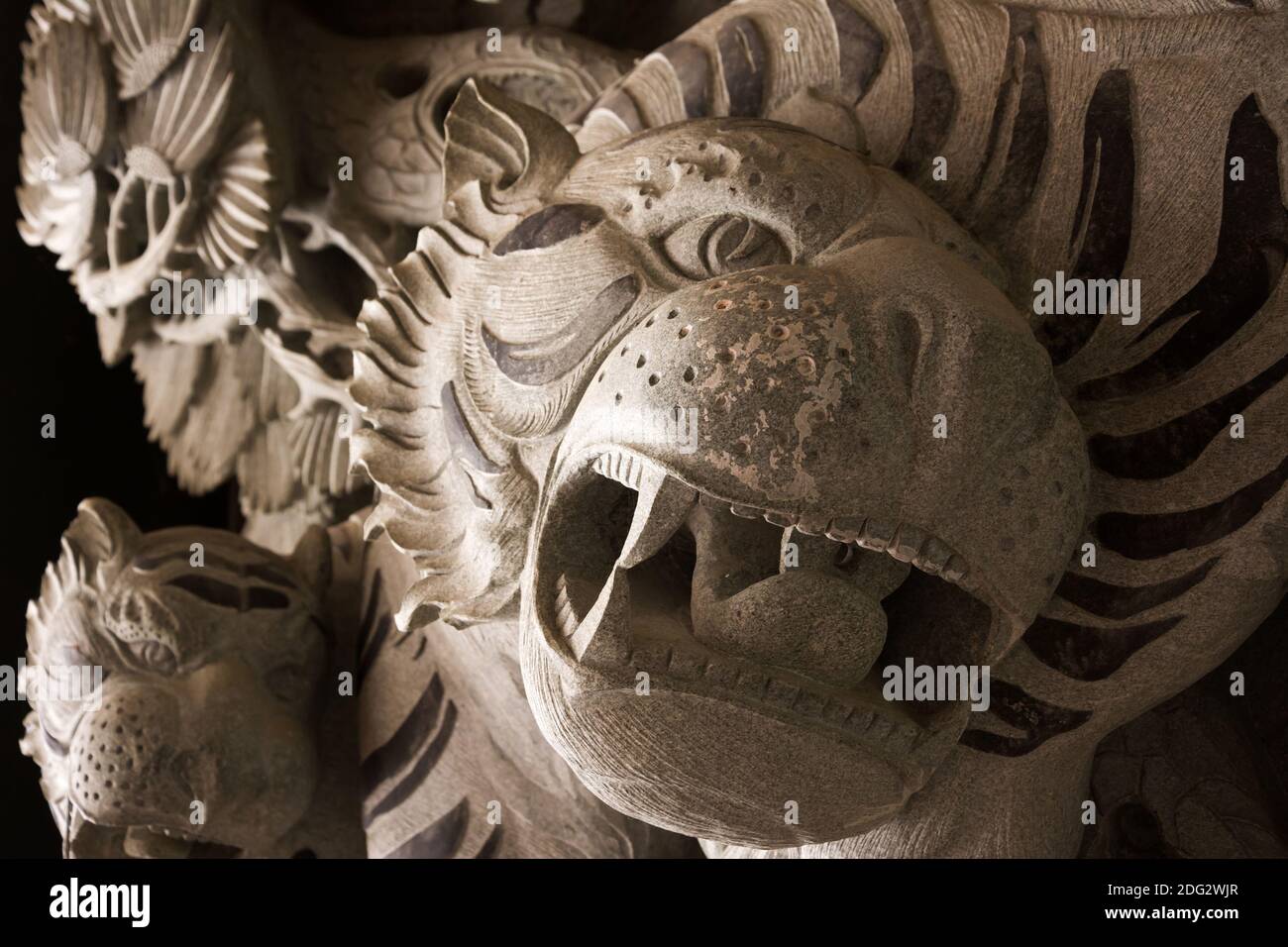 Chinese temple tiger statue Stock Photo - Alamy