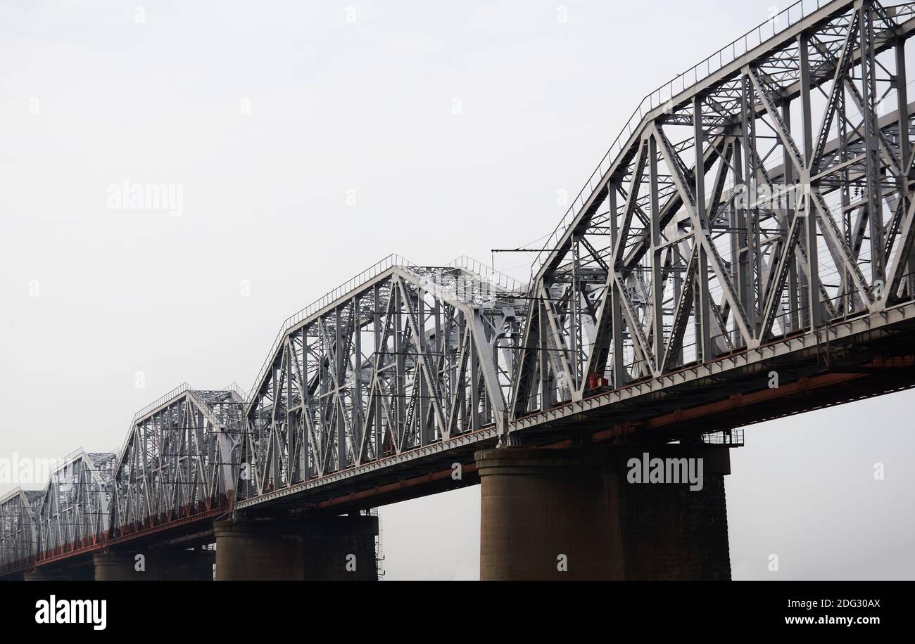 Bridge bottom view beams hi-res stock photography and images - Alamy