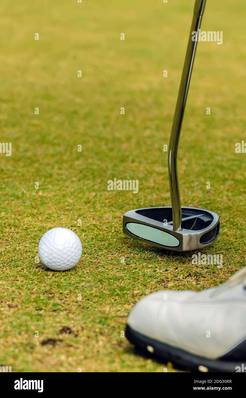 Putting ball hi-res stock photography and images - Alamy