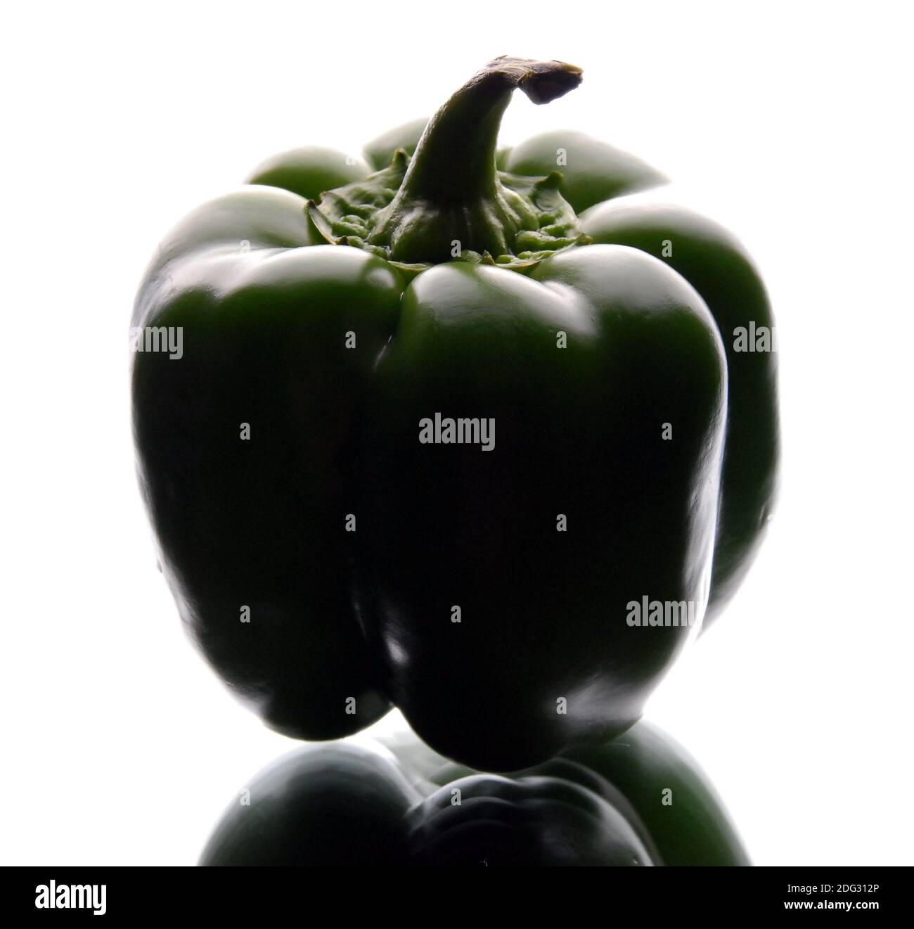 Bell pepper on a mirror Stock Photo - Alamy