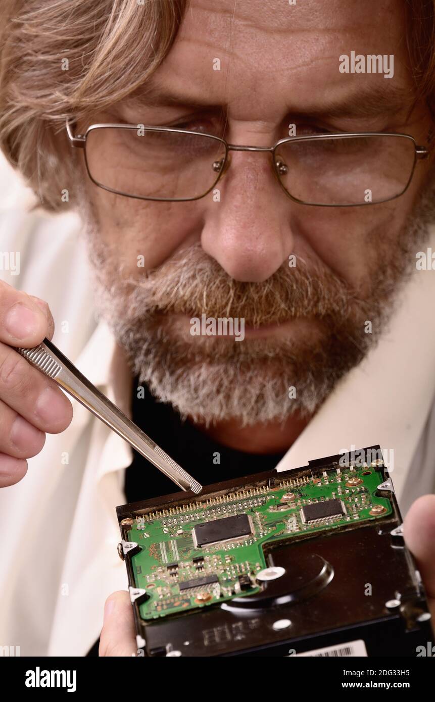 Hdd repair hi-res stock photography and images - Alamy