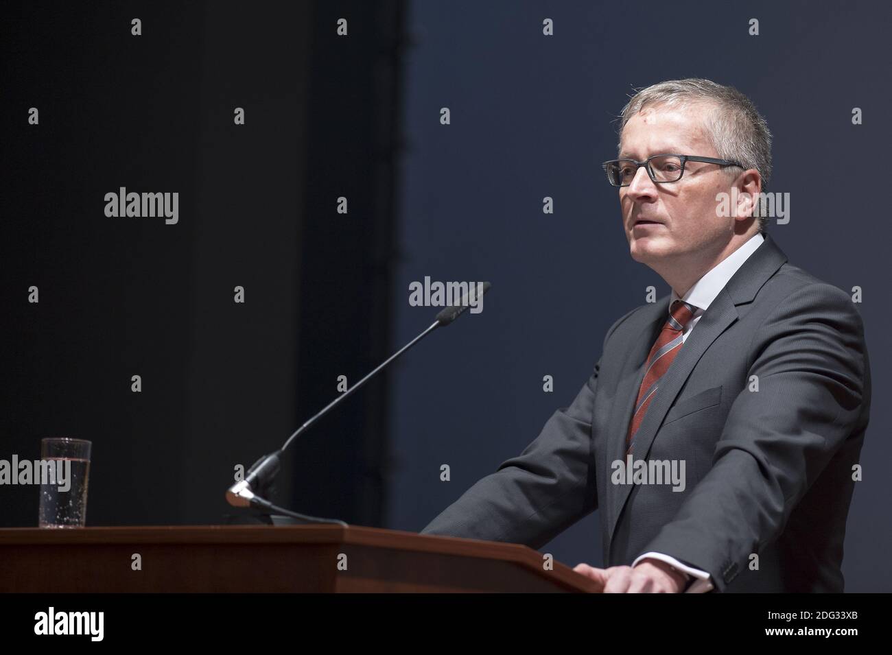 Handover ceremony hi-res stock photography and images - Alamy