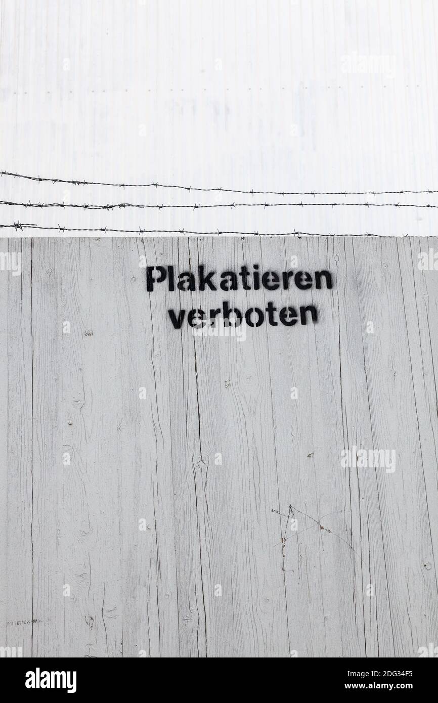 Billposting hi-res stock photography and images - Alamy