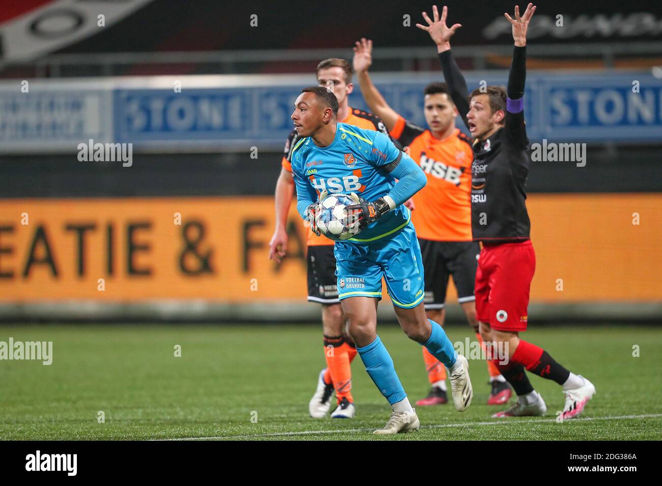 Rotterdam, Nederland. 07th Dec, 2020. ROTTERDAM, 07-12-2020, Van Donge ...