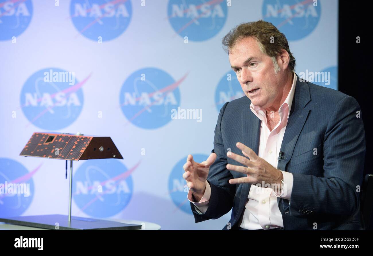 Jet propulsion laboratory director hi-res stock photography and images ...