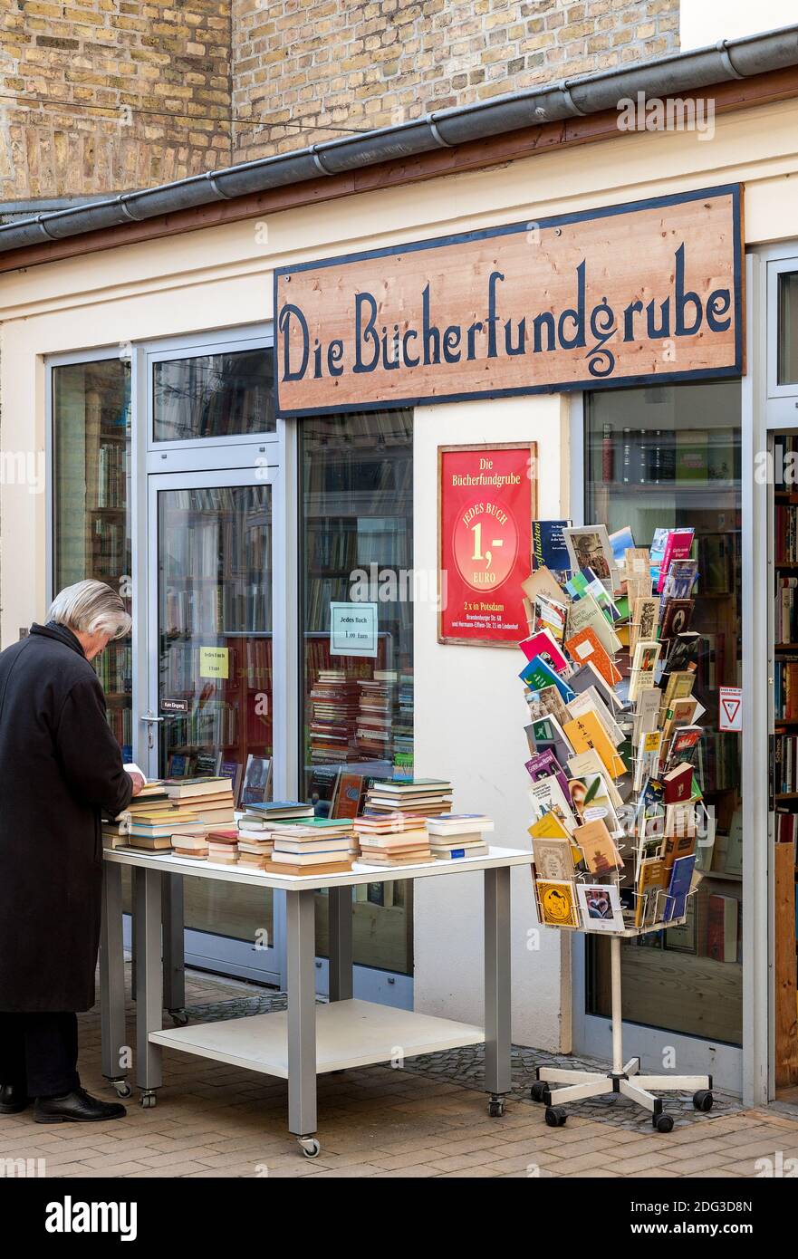 Treasure trove hi-res stock photography and images - Alamy