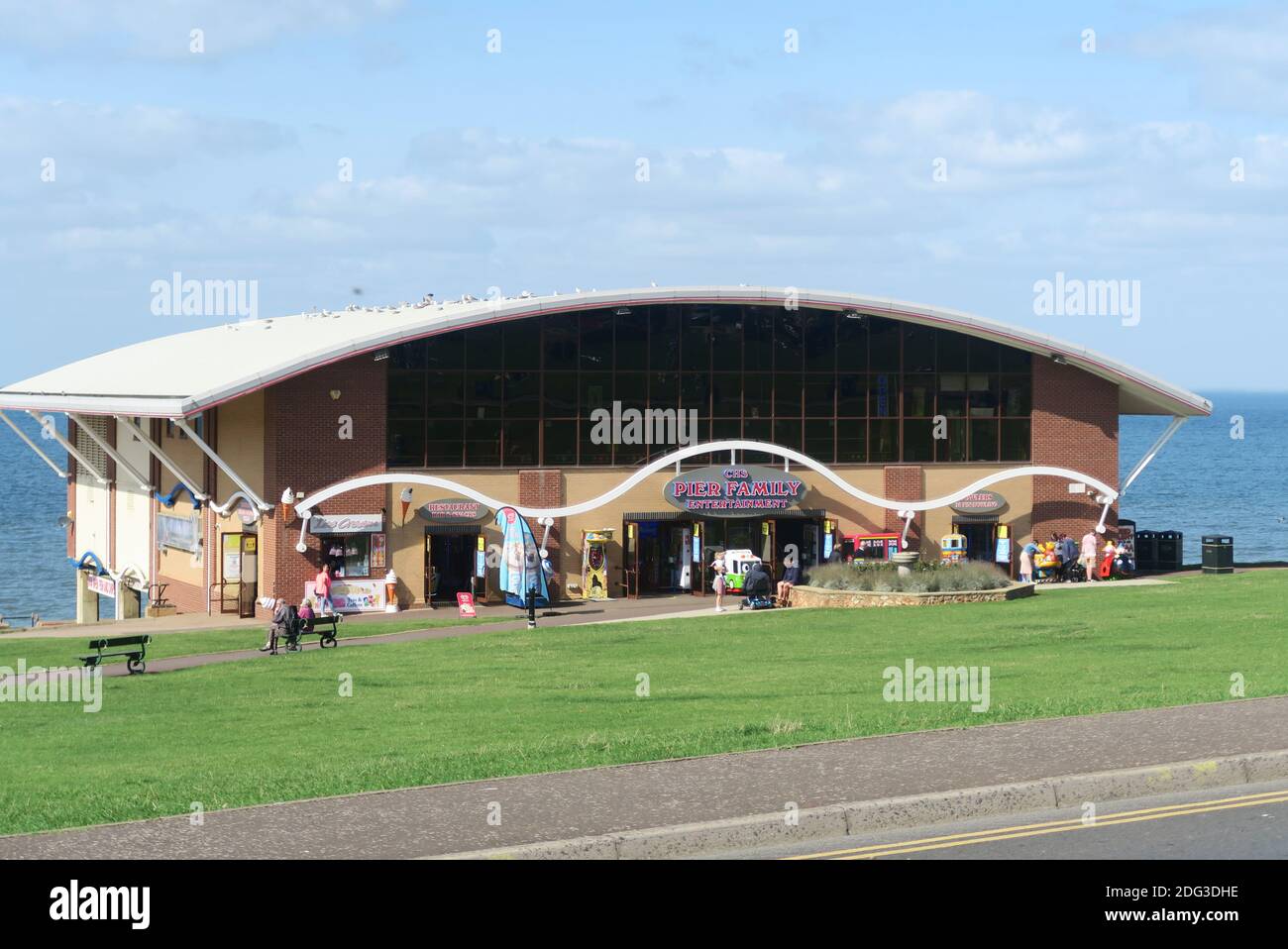 Hunstanton pier hi-res stock photography and images - Alamy