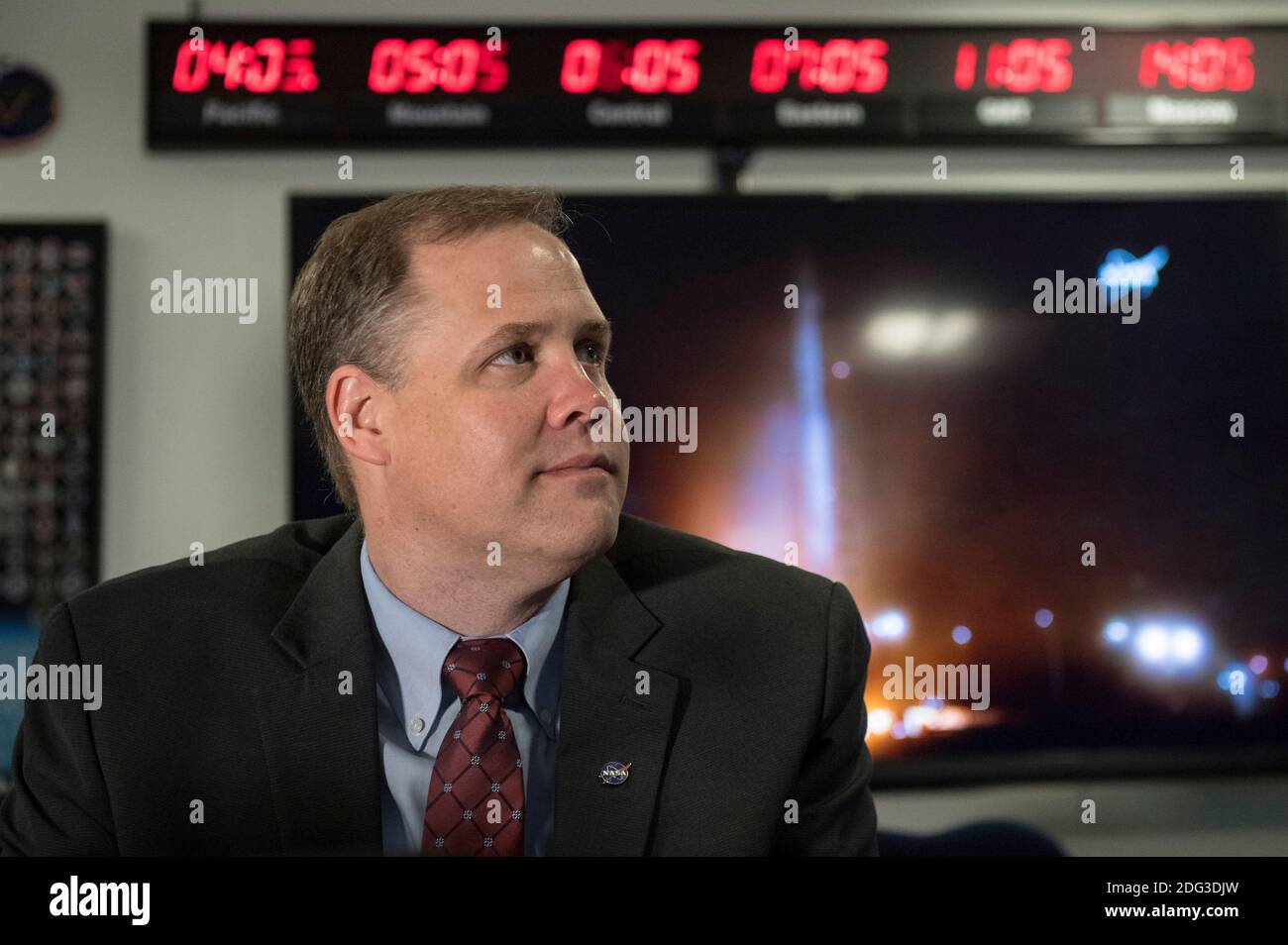 NASA Administrator Jim Bridenstine watches the NASA InSight Mars lander ...