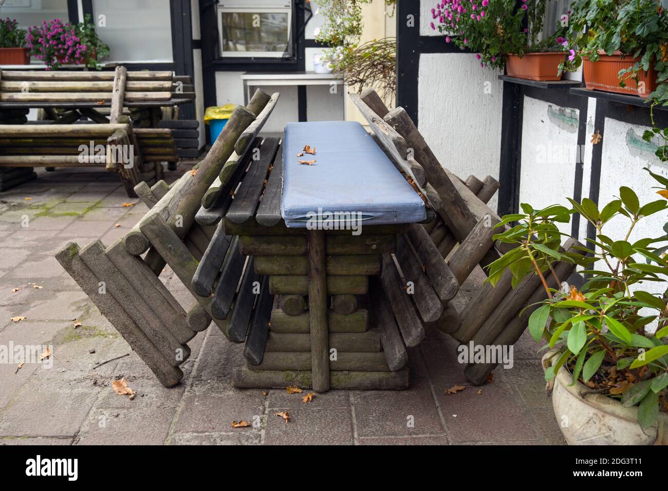 Stacked tables benches hi-res stock photography and images - Alamy