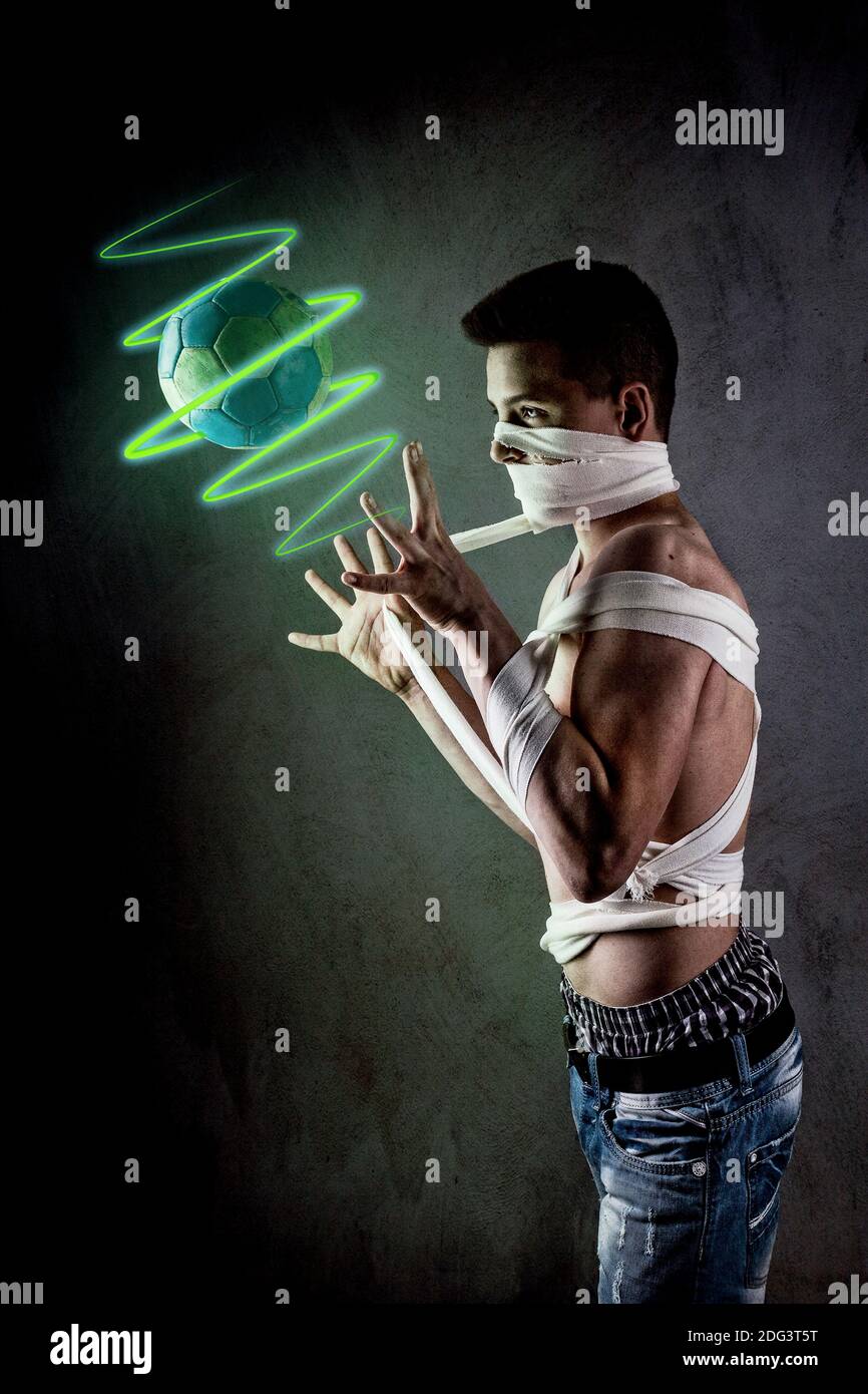 Ball trick hi-res stock photography and images - Alamy