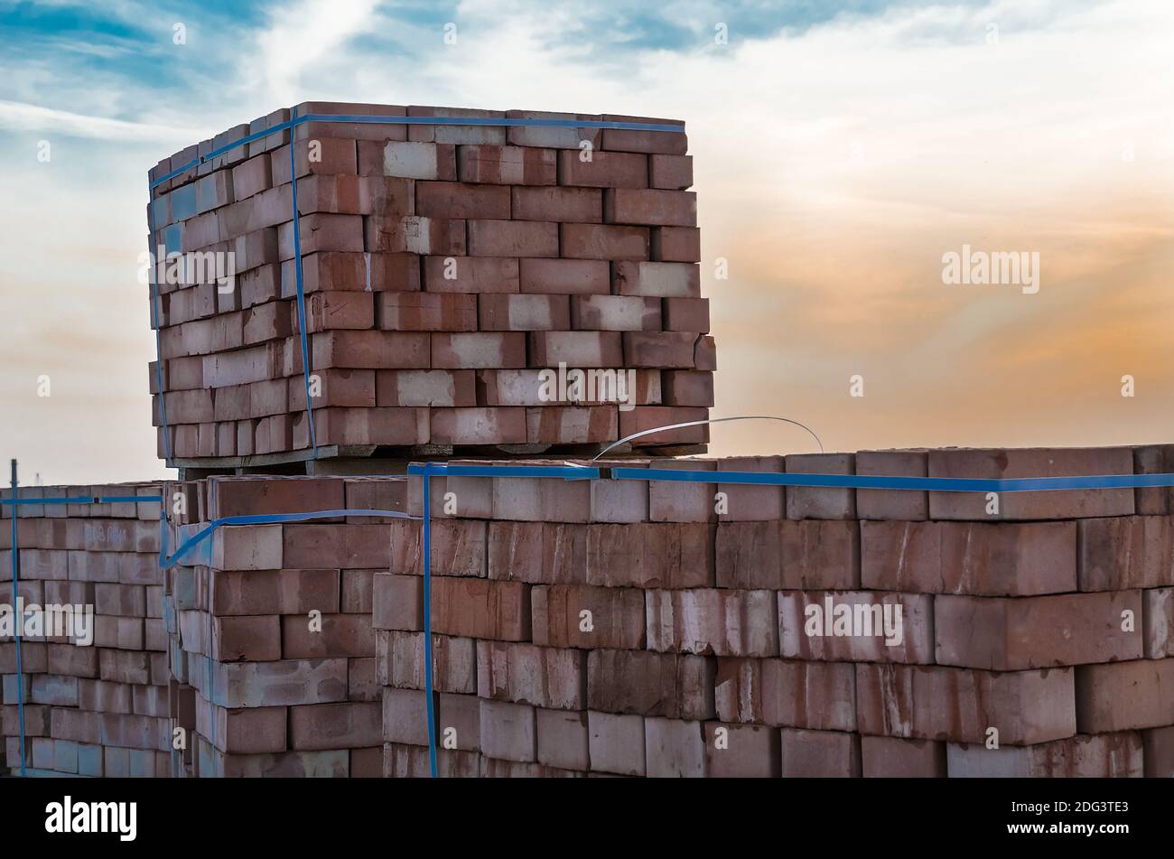 Pile of brick hi-res stock photography and images - Alamy