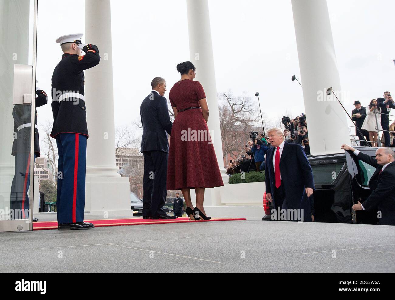 President Barack Obama and First Lady Michelle Obama welcome President ...