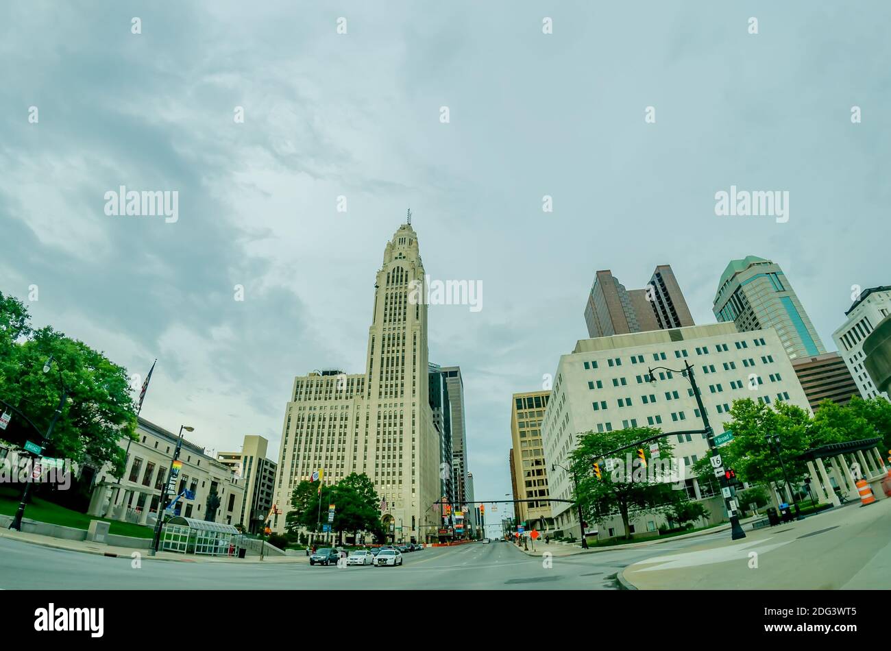 Columbus Ohio skyline and downtown streets in late afternoon Stock ...